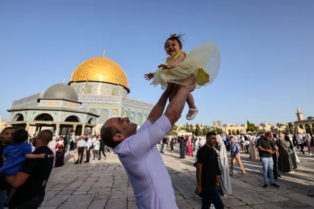 Eid-el-Kabir: Eid al-Adha celebration around di world in fotos as ...