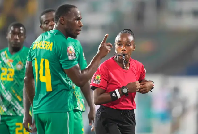 Kombe la Dunia 2022: Salima Mukansanga 'kufungua mlango' kwa maafisa wa ...