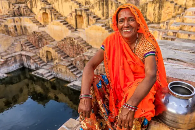 Sumur kuno dengan ribuan anak tangga peninggalan Peradaban Lembah Indus ...