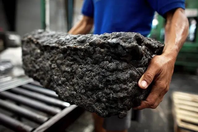 Karet, material penting bagi dunia, terancam habis - BBC News Indonesia