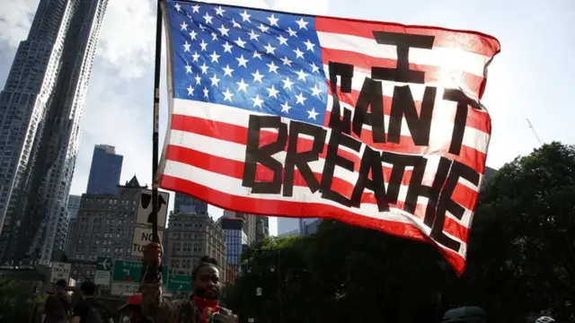 George Floyd dimakamkan di samping pusara ibunya; bagaimana kematiannya ...