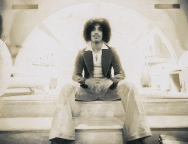 7 curiosidades sobre a autobiografia que Prince começou a escrever, mas ...