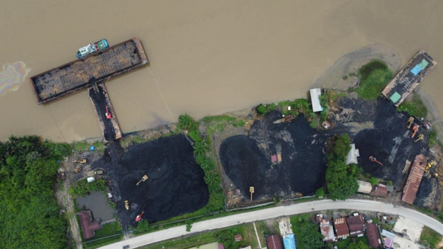 Tambang batu bara ilegal 'kembali beroperasi' di tengah pernyataan Jokowi bahwa ‘penerimaan ...