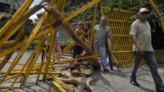 "Nos sacaron a empujones, con una pistola en la cabeza": el violento ...