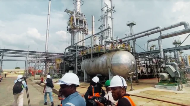 Port Harcourt refinery begin operations: Price of fuel go reduce as NNPC refinery start work ...