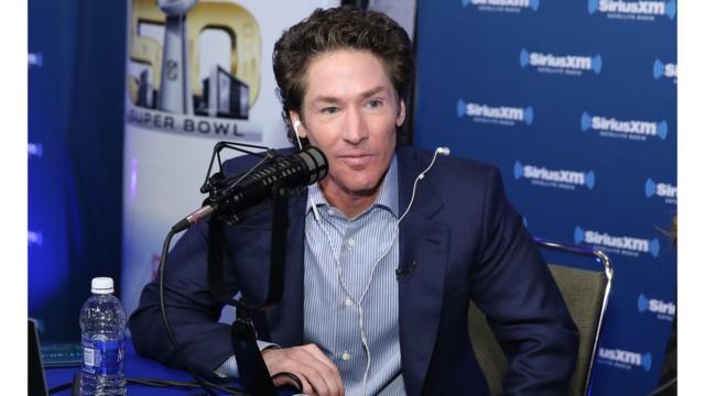 Houston Flood: Pastor Osteen don open church to victims - BBC News Pidgin