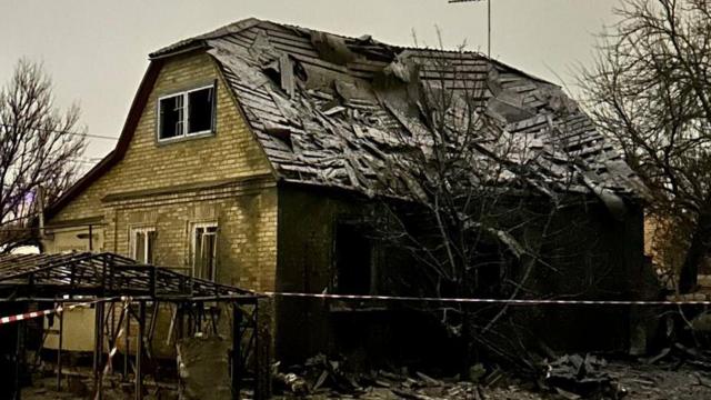 Росія атакувала Київ балістичними ракетами Є постраждалі та руйнування пошкоджена енергетика