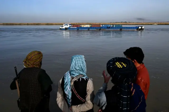 افغانستان او ازبکستان د دواړو هېوادونو ترمنځ د سوداګرۍ ګډې خونې پر