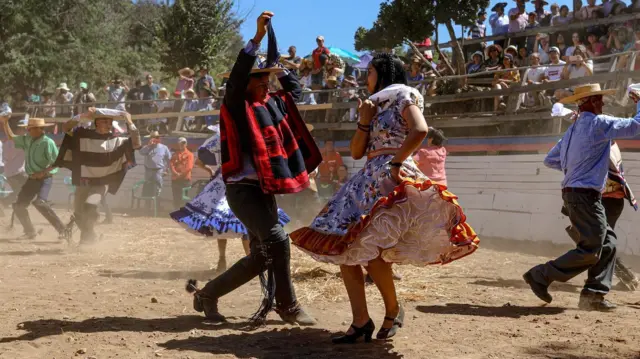 Cueca: el renacer del emblemático baile nacional de Chile (y su ...