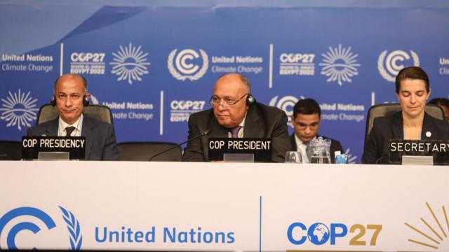 COP27 காலநிலை உச்சிமாநாட்டில் வரலாற்றுச் சிறப்புமிக்க ஒப்பந்தம் கையெழுத்து - BBC News தமிழ்