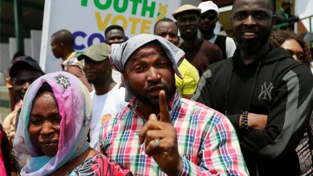 Amamiriyoni y’abanya-Nigeria mu matora yegeranye cane mu buryo butari ...