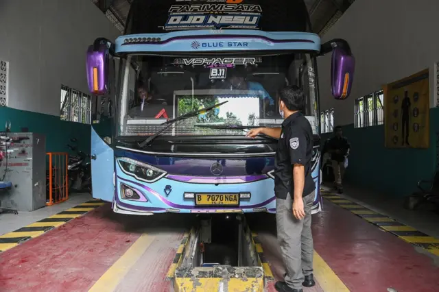 Kecelakaan bus Subang: Sopir bus maut ditetapkan tersangka – Mengapa pengemudi 'selalu menjadi ...