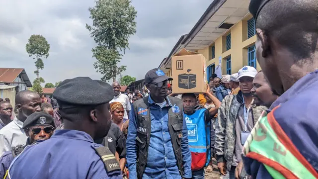 DR Congo mu matora: Hamwe baharura amajwi, ahandi amatora akabandanya ...