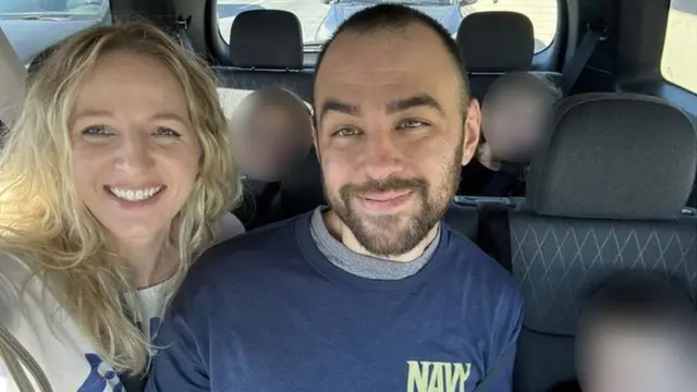 CNNの司会者ジェイク・タッパー氏がソーシャルメディアに投稿したアルコニス一家の写真