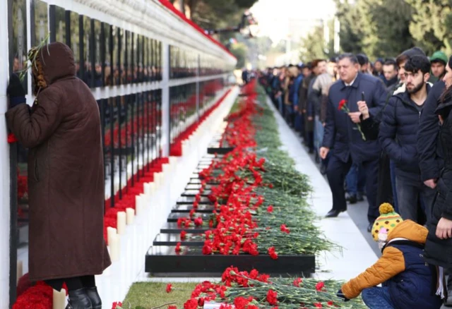 Azərbaycan 20 Yanvar faciəsini yad edir - BBC News Azərbaycanca