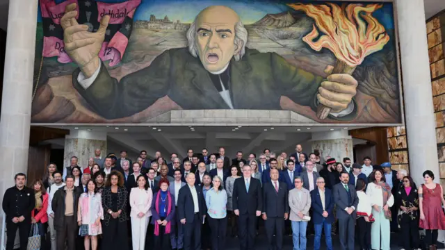 El ataque en Colombia que dejó 9 soldados muertos y otros golpes al plan de "paz total" de ...