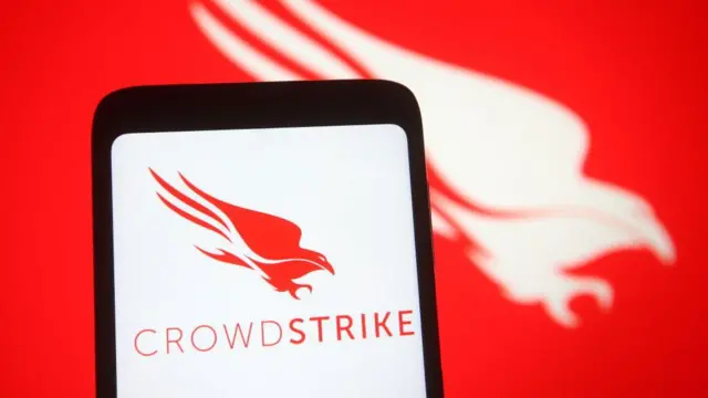 Crowdstrike. Глобальний IT-збій порушив роботу банків, ЗМІ та авіакомпаній - BBC News Україна