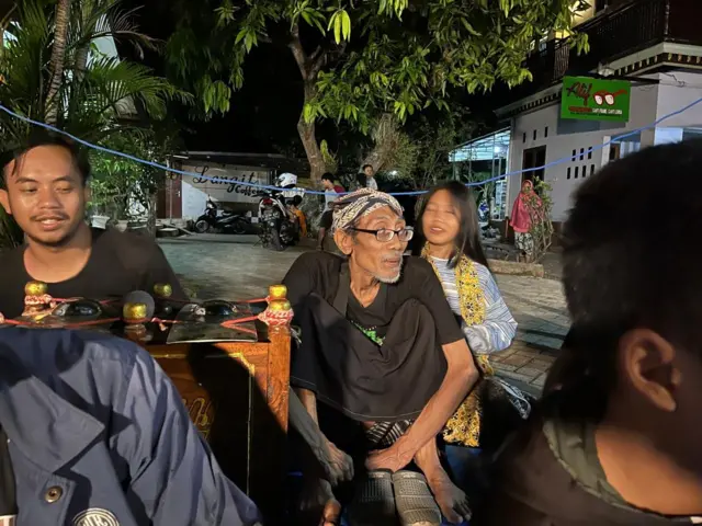 G30S: Seni tradisional Sandur yang distigma PKI, tapi dirindukan dan diperjuangkan - BBC News ...