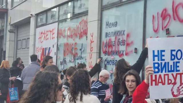 Napad na studente u Novom Sadu: Povređena devojka na kućnom oporavku, osumnjičenima pritvor do ...