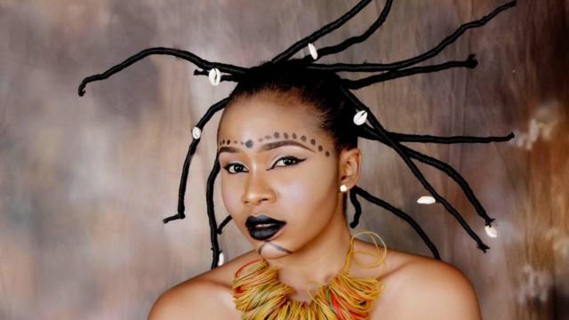 Lee ihe ụmụnwaanyị ji isiowu emezi - BBC News Ìgbò