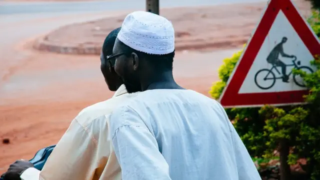 Kun san su wane ne 'yan Hakika? - BBC News Hausa