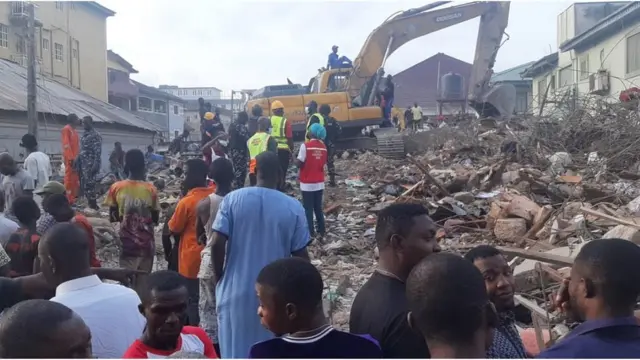Ebute Metta collapsed building: Ibadan Street three-storey fall trap ... Ebute Metta collapsed building: Ibadan Street three-storey fall trap ...