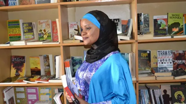 Yadda matasa ke kokarin zama marubuta - BBC News Hausa