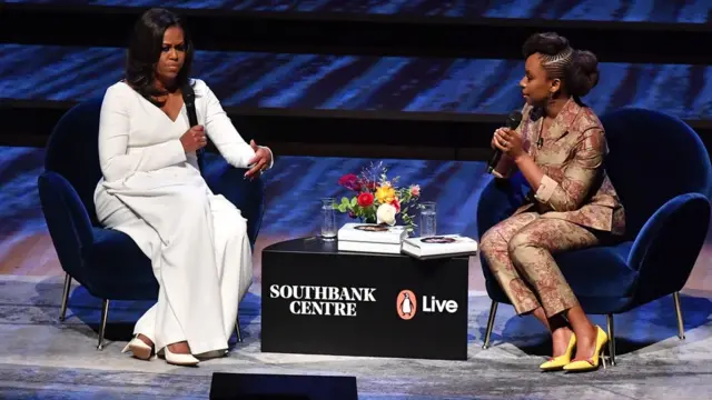 عام 2020 حمل مأساة وجائزة رفيعة لصاحبة "نصف شمس صفراء" - BBC News عربي