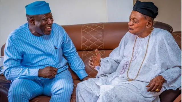 Alaafin: Ọ̀sán ọjọ́ Àìkú ní Ọba Adeyemi gbalejo Kayode Fayemi - BBC ...