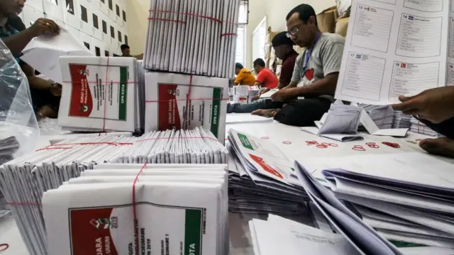 Penemuan warga negara asing di DPT, KPU didesak 'perbaiki proses ... Penemuan warga negara asing di DPT, KPU didesak 'perbaiki proses ...