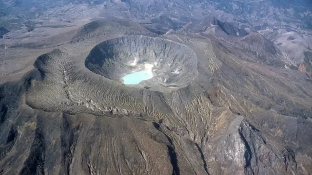 extinct volcano crater