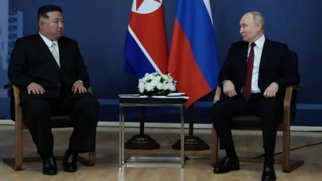 Rusia: Vladimir Putin beri isyarat bantuan dan 'prospek' kerja sama militer dengan Kim Jong Un ...