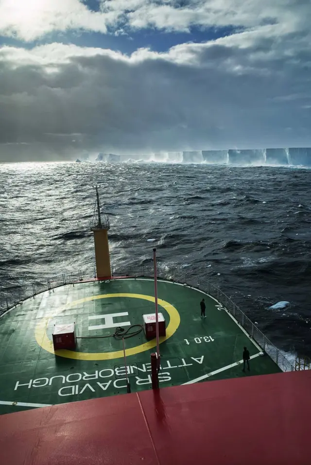 A23a：追蹤漂向「冰山墳場」的世界最大冰山，當前面積3800平方公里 - BBC News 中文