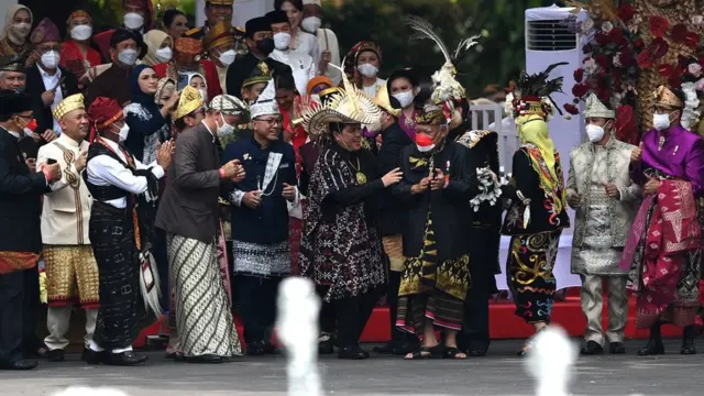 Peringatan 17 Agustus, Presiden Jokowi pakai baju adat Buton, sudahkah ...
