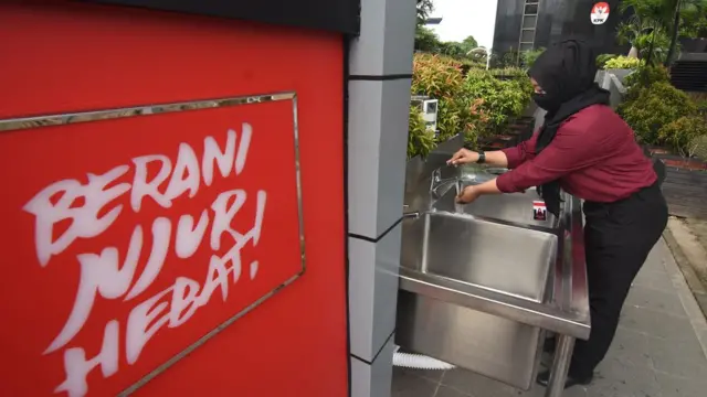 Mensos Juliari Batubara jadi tersangka korupsi bansos Covid-19, ancaman hukuman mati bakal ...