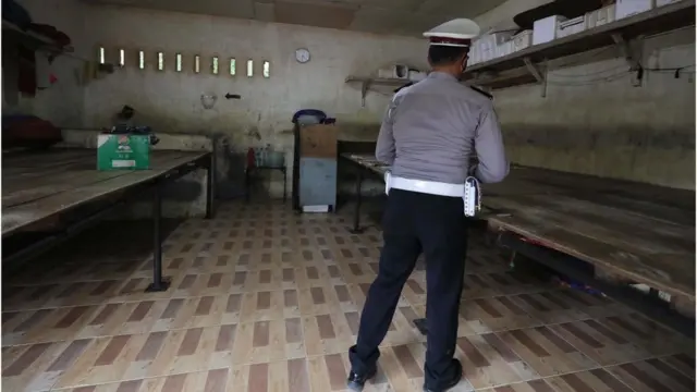 Kerangkeng manusia di rumah Bupati Langkat: Komnas HAM temukan 'besi panas' palu', alat dalam 26 ...