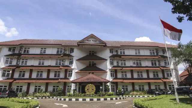 Natal dan tahun baru: Tingkat hunian RS Covid-19 hampir 100%, epidemiolog desak 'tindakan luar ...