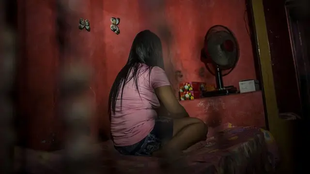 PSK ganti profesi menjadi penjual ayam geprek, bertahan hidup di masa pandemi - BBC News Indonesia