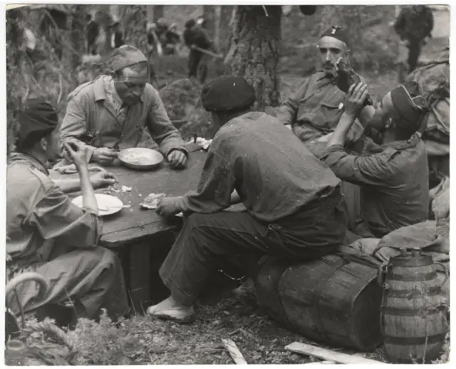 Герда Таро - первая женщина, ставшая военным фотожурналистом - BBC News ...
