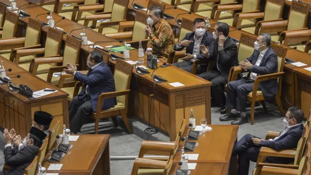 Kekerasan seksual: Mengapa kasus dugaan perkosaan santriwati di Bandung bisa jadi 'momentum ...