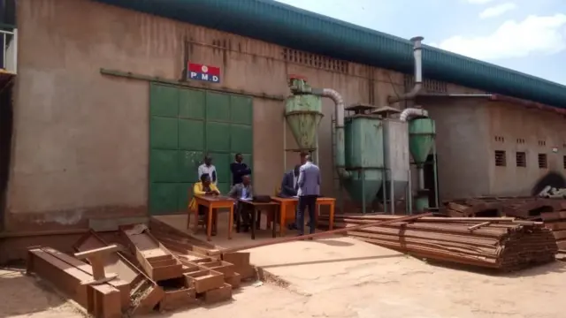 Imashini z'uruganda rw'itabi rwa Rwigara zatejwe cyamunara - BBC News ...