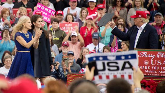 Quién es Hope Hicks, la discreta exmodelo que dimitió de su cargo como ...