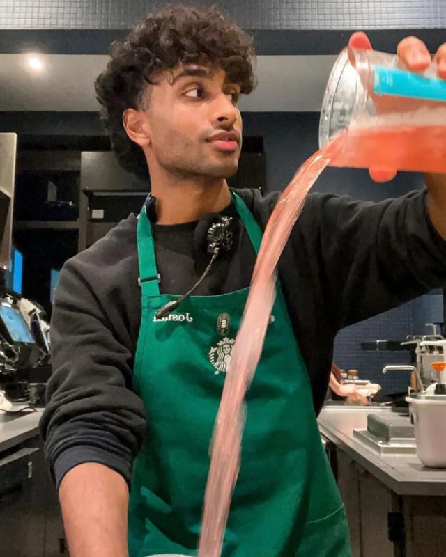 직장인 일상: 직장에서 벌어지는 일을 SNS에 올리는 사람들 - BBC News 코리아