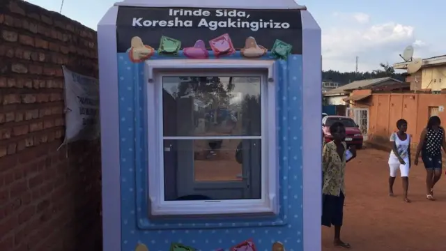 Udukingirizo dutangwa ku buntu mu Rwanda - BBC News Gahuza