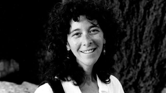 'Meu pai era um temido gângster e me obrigou a fazer plástica no nariz ...