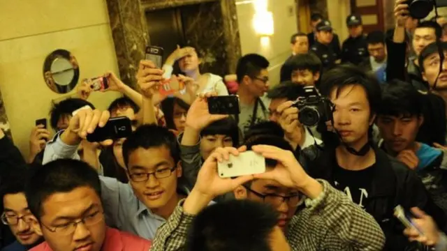 Sora Aoi: Bagaimana bintang porno Jepang menjadi 'guru seks' bagi generasi muda Cina - BBC News ...