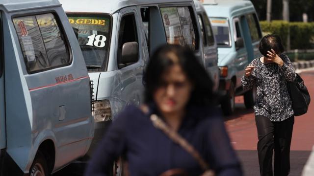 Cegah pelecehan seksual, penumpang angkot di Jakarta akan dipisahkan ...