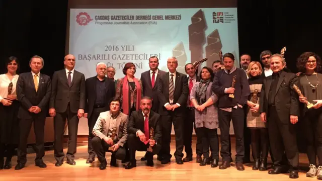 Gecede ödül alanlar