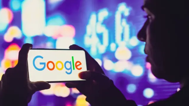 Программист Google настаивает, что чат-бот с искусственным интеллектом ...
