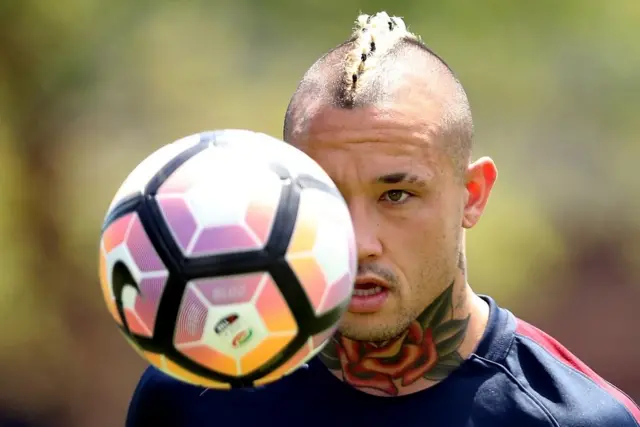 Radja Nainggolan, Manchester United dan industri sepak bola Indonesia ...
